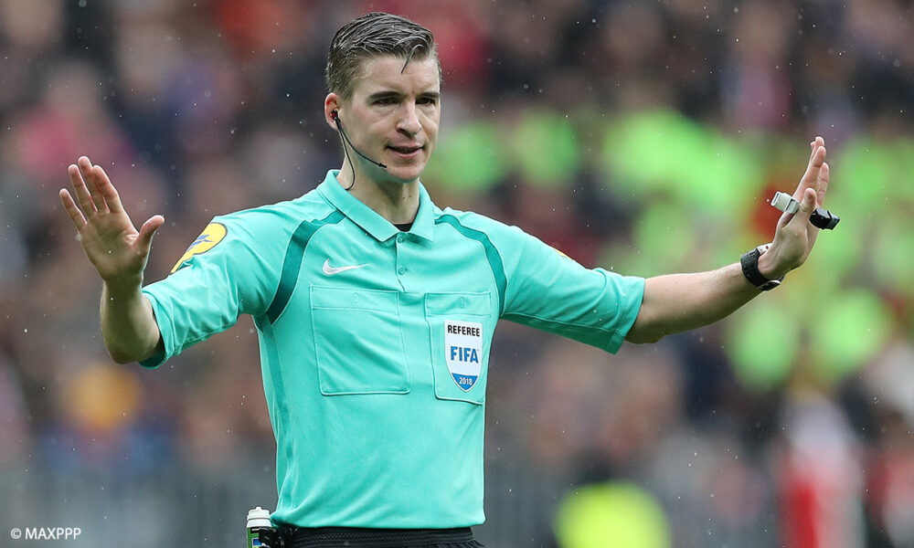 La scheda. Il Napoli alla scoperta di Letexier, l'arbitro che ha fatto ...