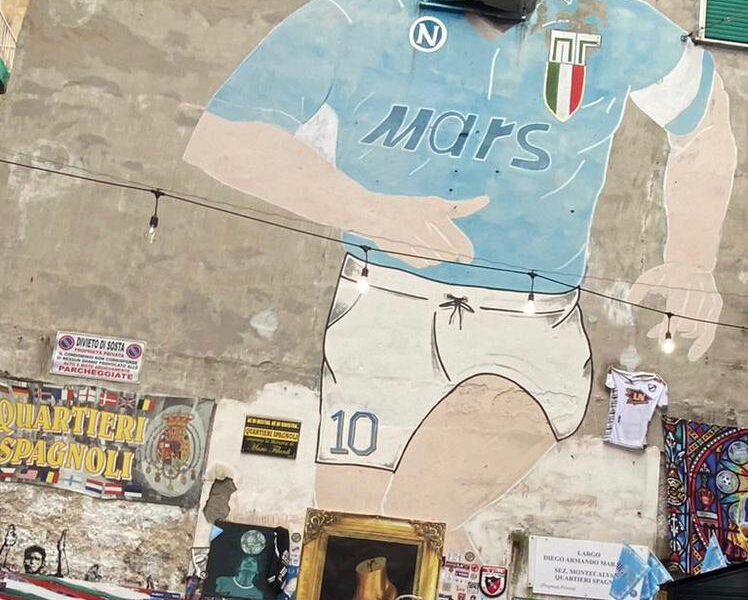 Careca e Alemao a Napoli omaggiano il murales di Maradona - 100x100 Napoli
